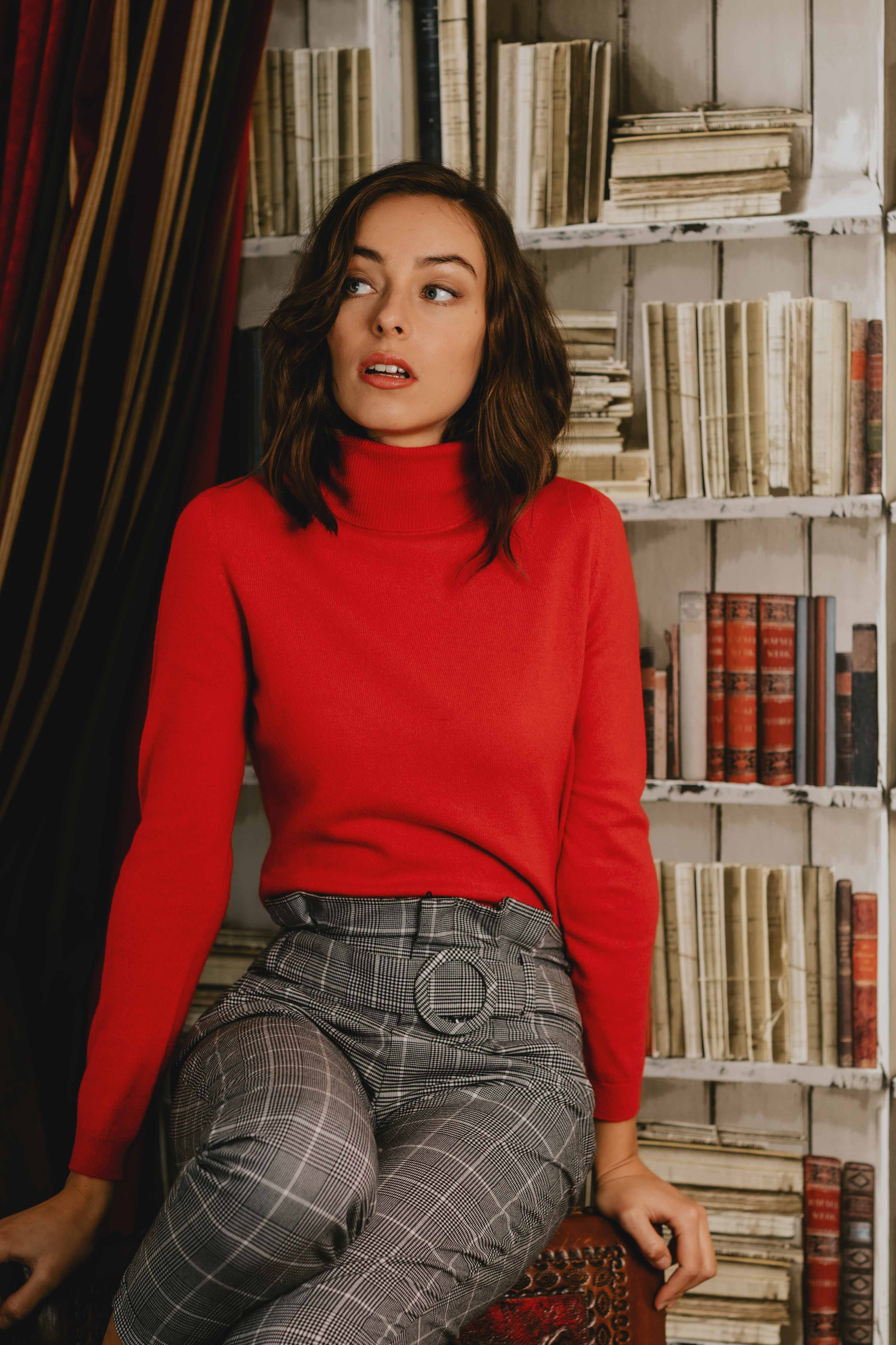 Women's Essential Cashmere Turtle Neck Sweater Red - Gobi Cashmere ...